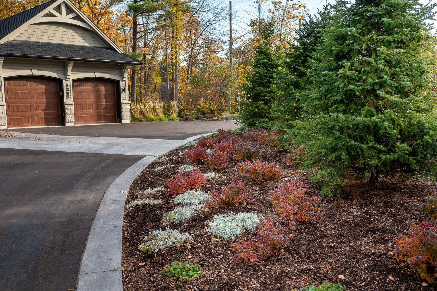 10 Front Yard Landscaping Ideas to Boost Curb Appeal
